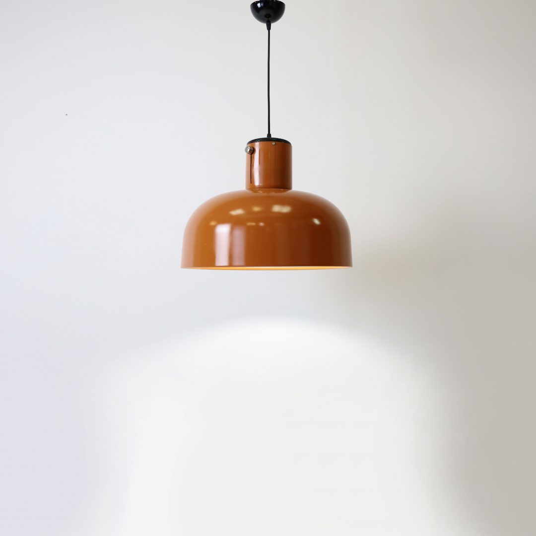 Industrial Pendant Light In Net Diffuser On The Bulb - MODERNON - A ...