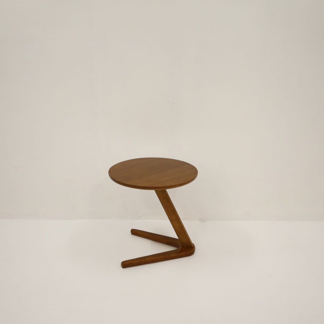 -V- Shape Sode Table - MODERNON - A Retrosexual Movement