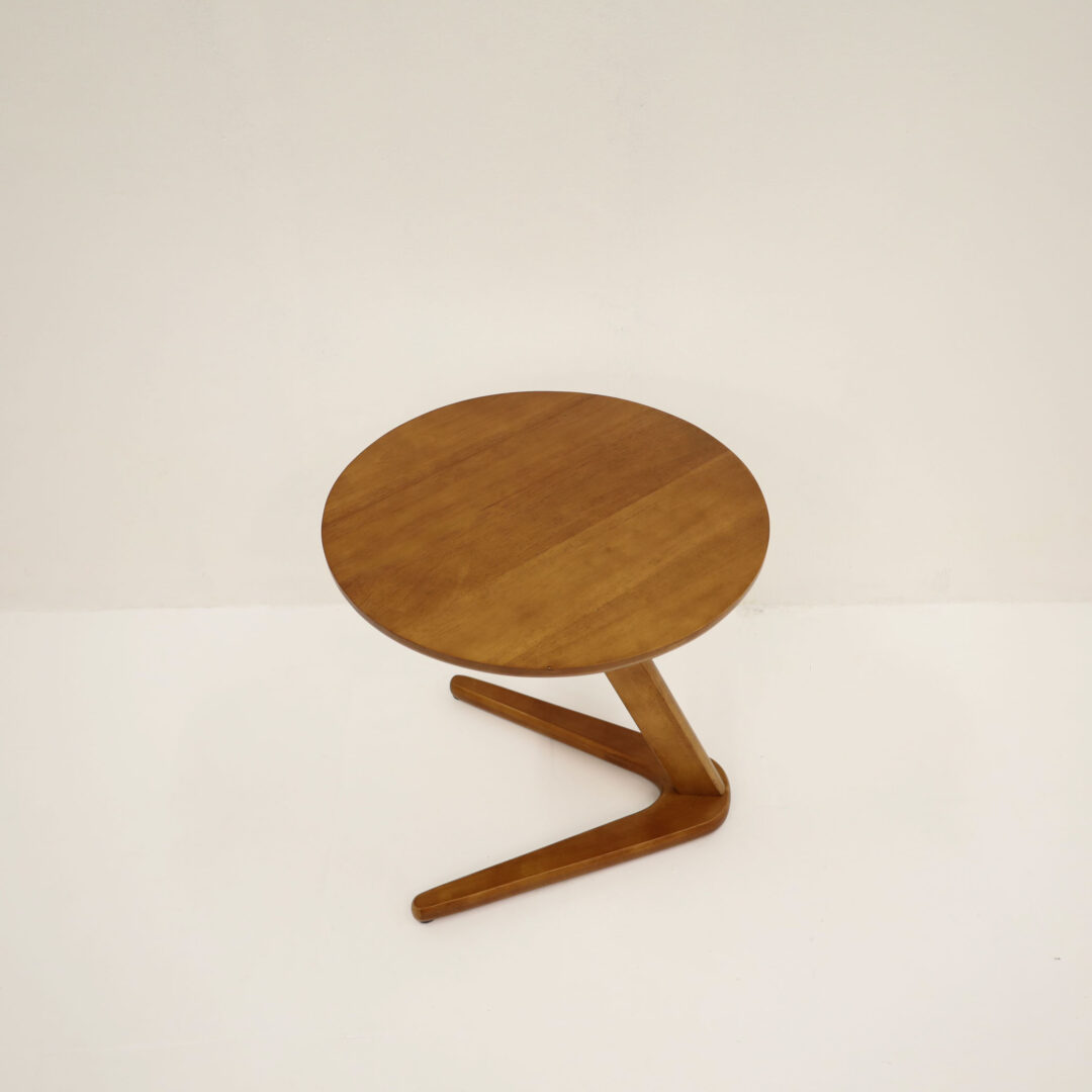 -V- Shape Sode Table - MODERNON - A Retrosexual Movement